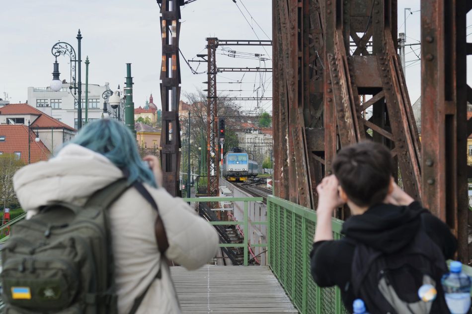 Top 8 Famous Train Spotters | Avanti West Coast